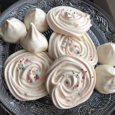 Simple Meringue Cookies Recipe by cookwhenbored - Cookpad