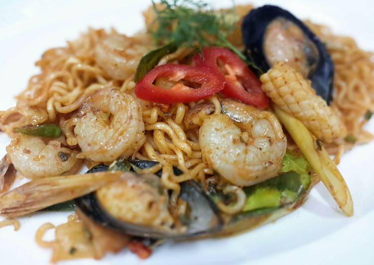 Tom Yum Ramen Recipe by Kanya - Cookpad