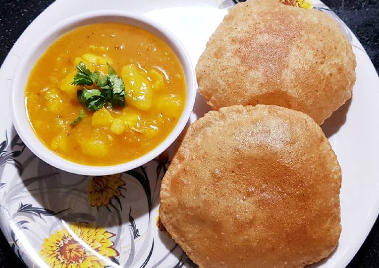 Aloo Sabji and Poori Recipe by Swati Chauhan - Cookpad India