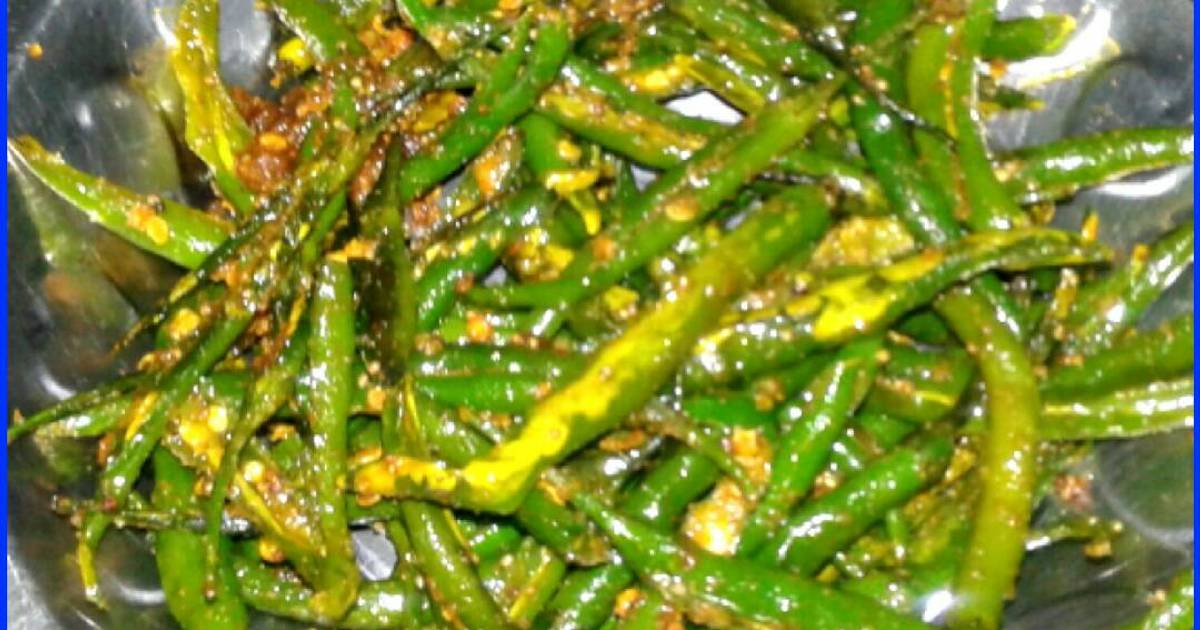 Instant Green Chilli Pickle Recipe by Navneet Kaur - Cookpad India