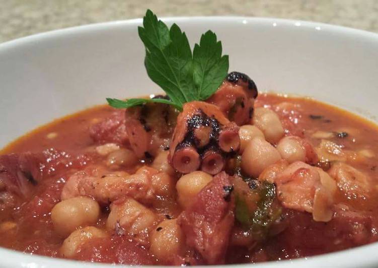 Octopus Stew Recipe by Tiffany Rezende - Cookpad