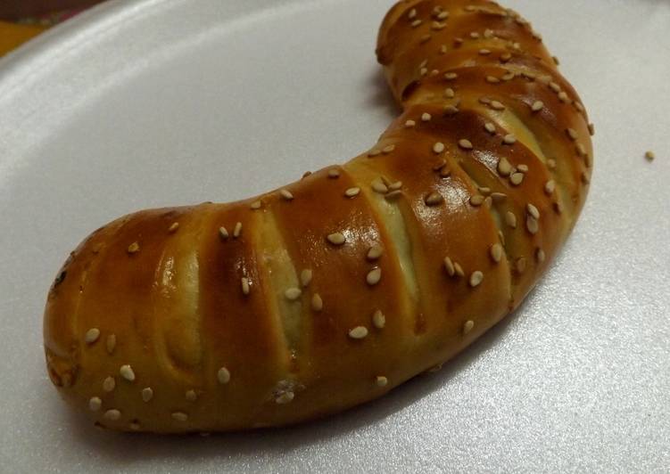 Caterpillar Bread Recipe by Poorna - Cookpad India
