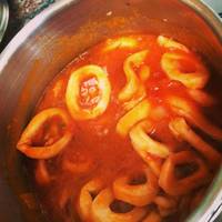 Anillas de calamar guisado con bacon Receta de Cuqui - Cookpad