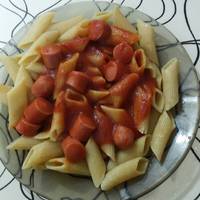 Fideos mostacholes con salsa roja Receta de Alee cisaro - Cookpad