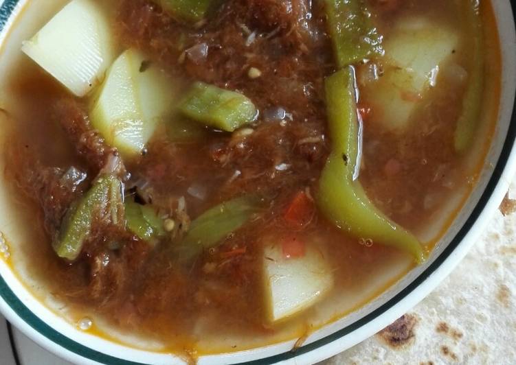 Caldillo o cazuela de machaca Receta de Hanna Hurtado ⭐ - Cookpad