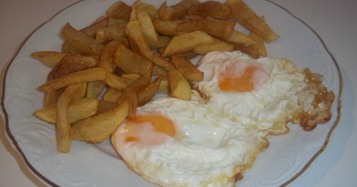 Huevos fritos con patatas - 669 recetas caseras - Cookpad
