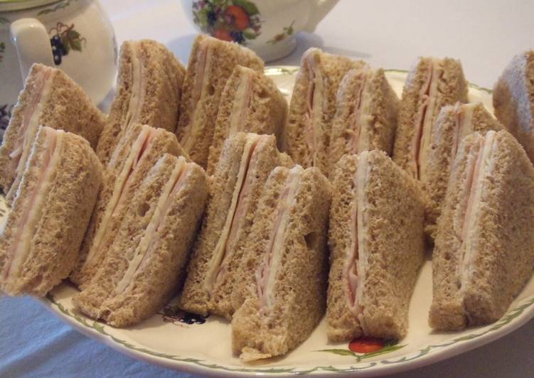 Sandwiches de pan integral con mozzarella y pechuga de pollo Receta de ...