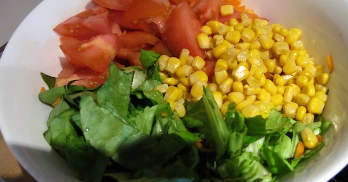 Ensalada de lechuga, tomate, zanahorias y choclo Receta de Vilma ...