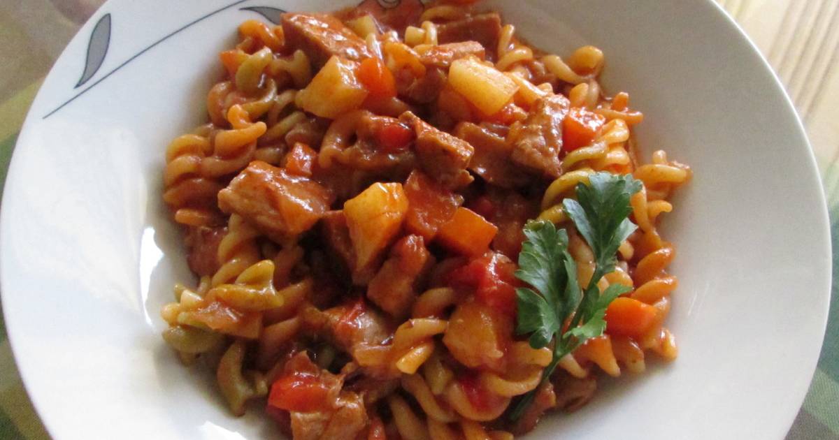 Guiso de fideos Receta de Gabriela Diez - Cookpad