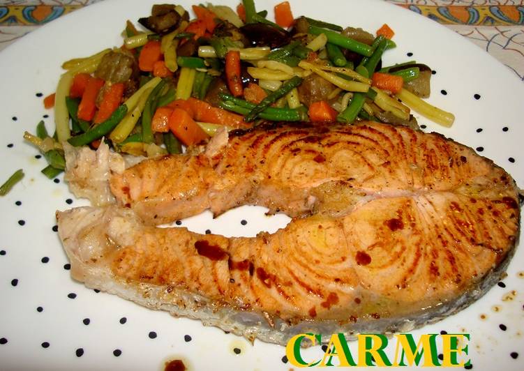 Salmón a la plancha con verduras salteadas Receta de carme castillo - Cookpad