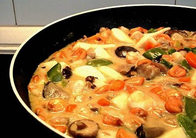 Encocada de sepia y setas con verduras y maíz en Wok Receta de mis ...