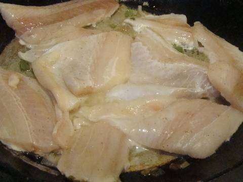 Filetes de gatuzo al limón y verdeo Receta de Gricel - Cookpad