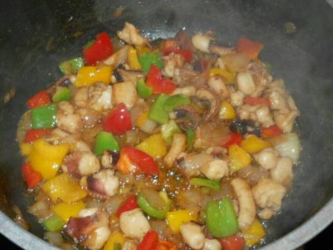 Cazuela de fideos (con pescado y marisco) Receta de Encarna Burguera ...