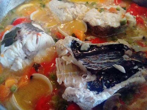 Merluza fresca a la cazuela Receta de Esther Ariza Sánchez - Cookpad