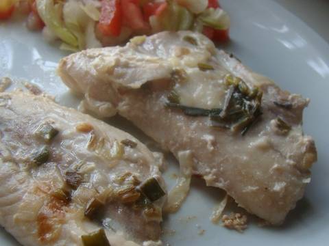 Filetes de gatuzo al limón y verdeo Receta de Gricel - Cookpad