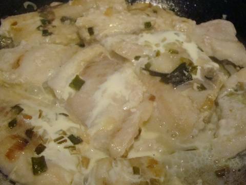 Filetes de gatuzo al limón y verdeo Receta de Gricel - Cookpad