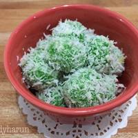 Resep klepon ijo lumut oleh astiti risdianto - Cookpad