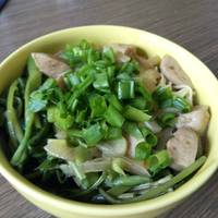 Resep Lo Mie Kangkung Spesial oleh ShafiLa - Cookpad
