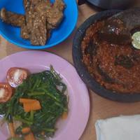 Resep Brambang Asem Kangkung (Plecing Kangkung Jawa) oleh dapurVY - Cookpad