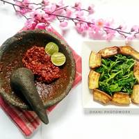 Resep Brambang Asem Kangkung (Plecing Kangkung Jawa) oleh dapurVY - Cookpad