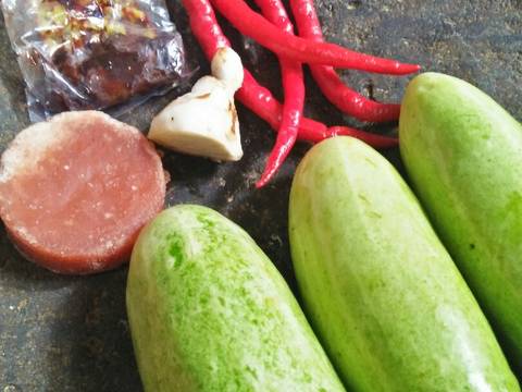 Resep *reuceuh bonteng, rujak timun ala sunda* oleh ati dewanthi - Cookpad