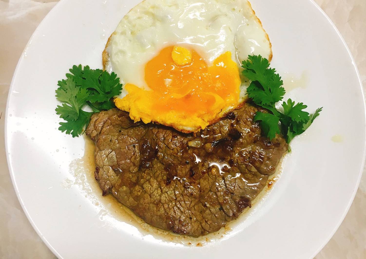 Cách Làm Món Bò bít tết của Nguyễn Thuỵ Chi Anh - Cookpad
