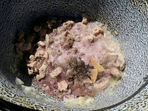 Bográcsban sárgabab gulyás-raguleves | krinyo Fehér Krisztián receptje ...