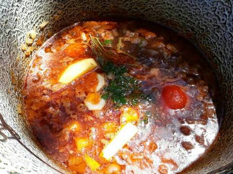 Bográcsban sárgabab gulyás-raguleves | krinyo Fehér Krisztián receptje ...