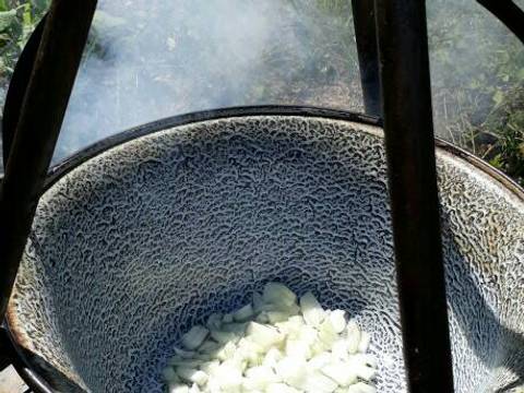 Bográcsban sárgabab gulyás-raguleves | krinyo Fehér Krisztián receptje ...