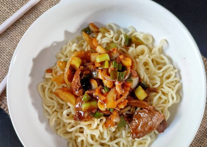 Resep Mie Sapi Lada Hitam oleh Ratih Kusuma - Cookpad