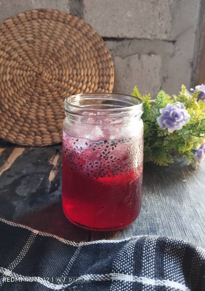 Resep Es Rosella Selasih oleh Widjie Astuti - Cookpad