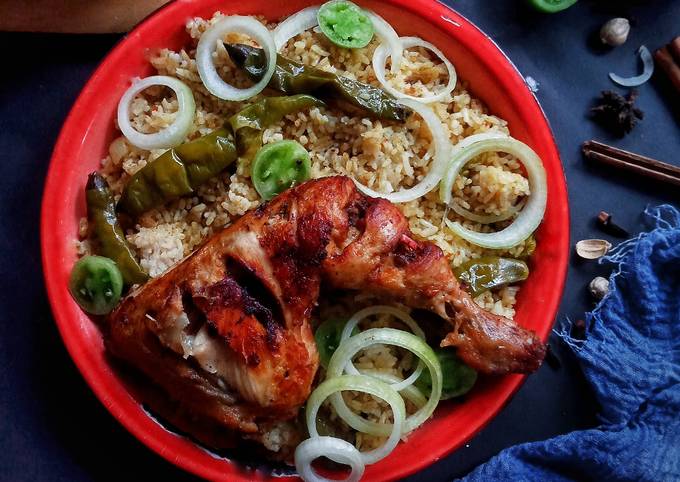 Resep Nasi Kabsah Ayam (metode magicom) oleh imaimey_ - Cookpad