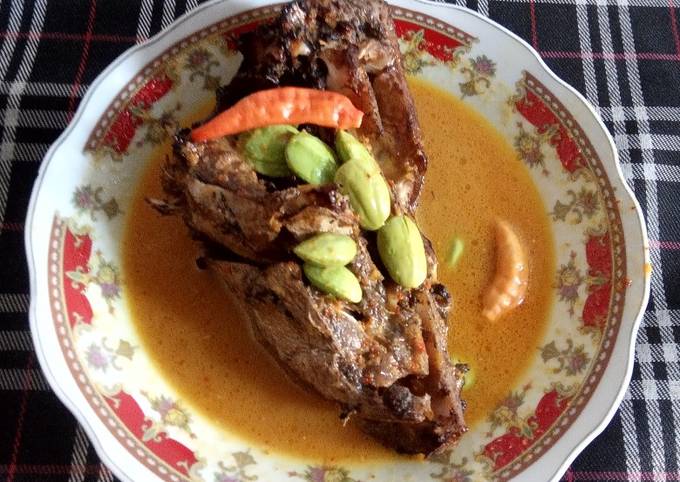 Resep Mangut kepala manyung oleh Tia Troy - Cookpad