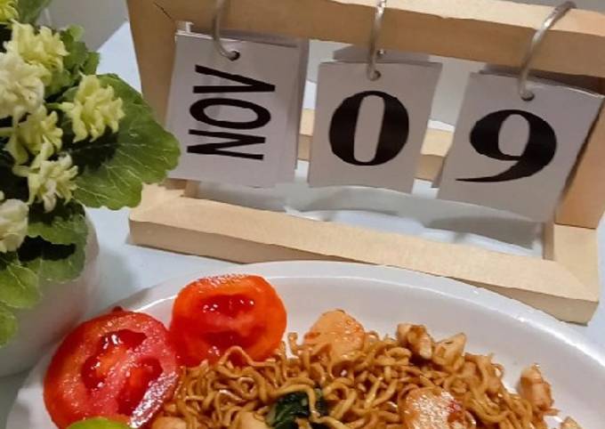 Resep Mie goreng ala solaria oleh Mama alesha - Cookpad
