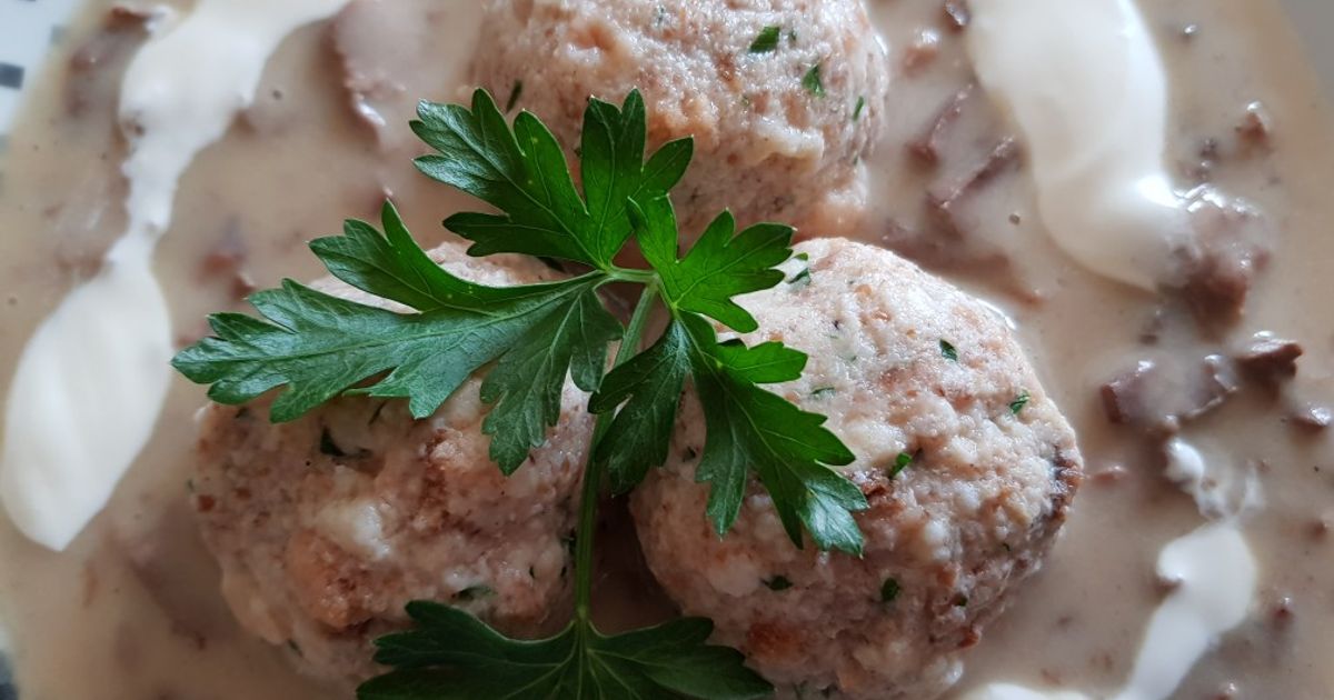 Egyszerű Zsemlegombóc | Eőry Edina receptje - Cookpad receptek