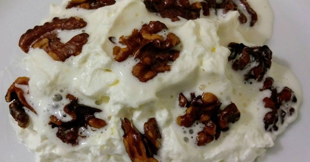 Nata montada con nueces fritas Receta de Mari J.- Cookpad