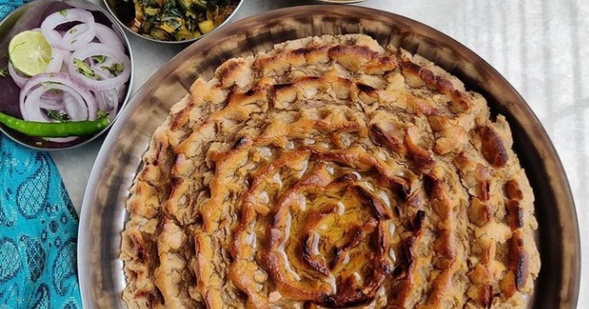 Rajasthani Khoba Roti Recipe by Sneha Patel - Cookpad