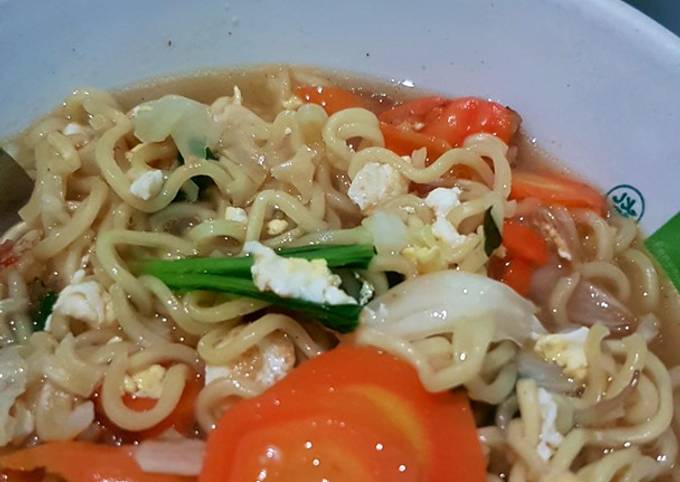 Resep Indomie rebus oleh cantika sendi - Cookpad