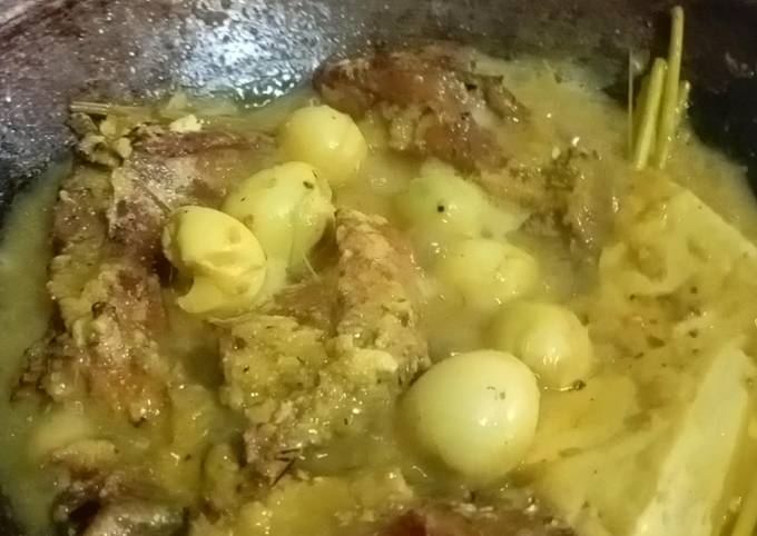 Resep Mangut ikan manyung asap + telur puyuh oleh Tsania II - Cookpad