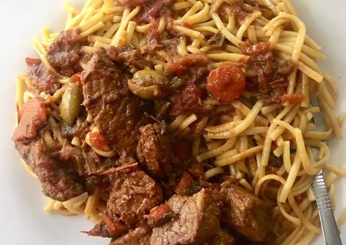 Spaghetti and beef stew Recipe by Chef C - Cookpad