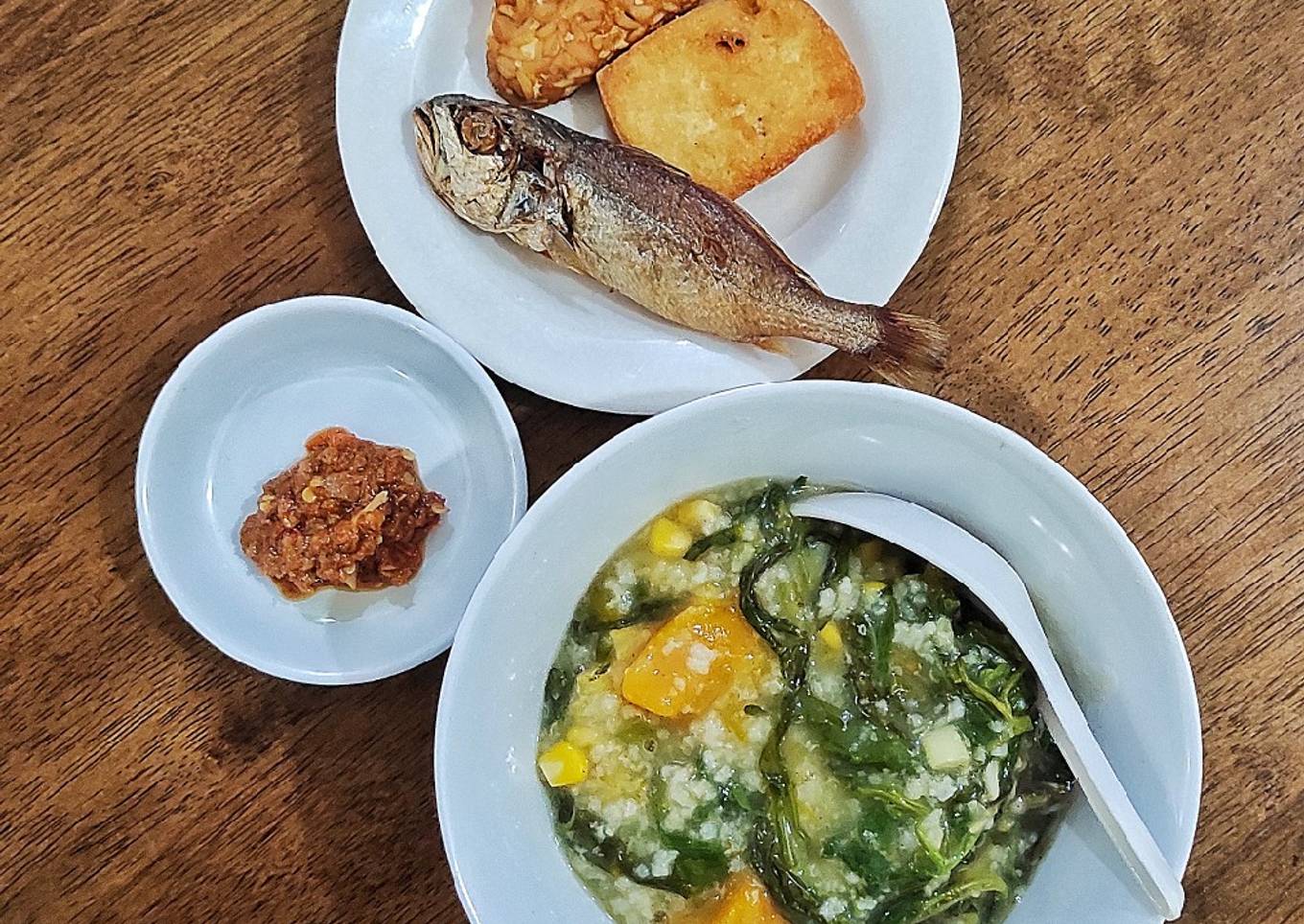 Bagaimana Membuat Bubur Manado, Menggugah Selera