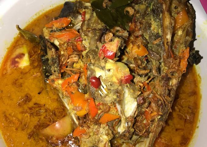 Resep Mangut kepala manyung khas juwana oleh Arum Puspa - Cookpad