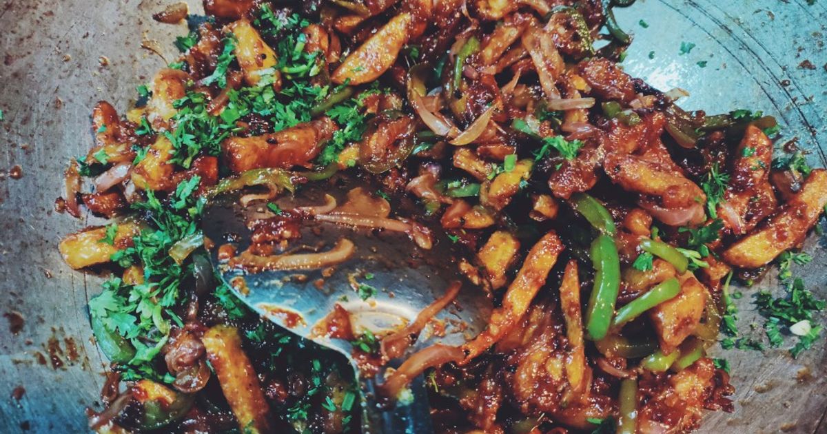Crispy Honey Chilli Potatoes (Street Style) Recipe by Shalu Singh - Cookpad