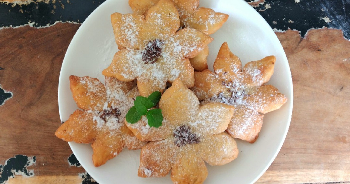 Resep Donat Bunga Pakai Labu Kuning oleh Ria Mamanya Tata - Cookpad