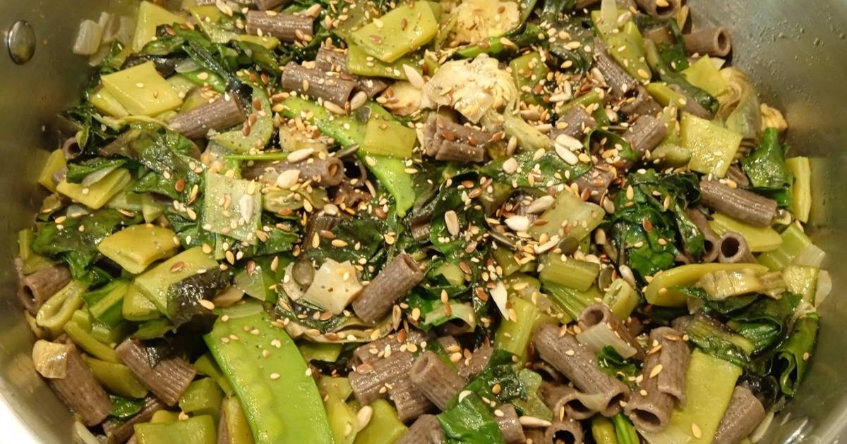 Pasta con acelgas Receta de Miguelo Ferrer Alberich - Cookpad