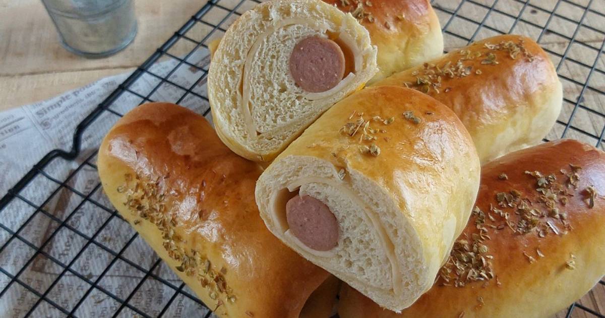 Resep Roti Isi Sosis Keju ala Bakery Korea oleh Nur Sabatiana - Cookpad