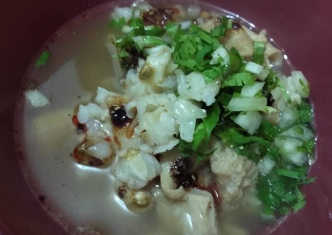 Menudo de panza de res y hueso blanco de res Receta de Angelica O.- Cookpad