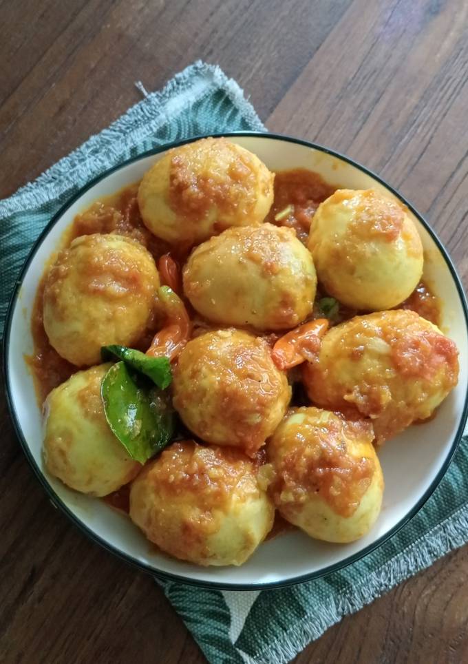 Resep Telur Bumbu Kuning oleh Erlyn Bukhori - Cookpad