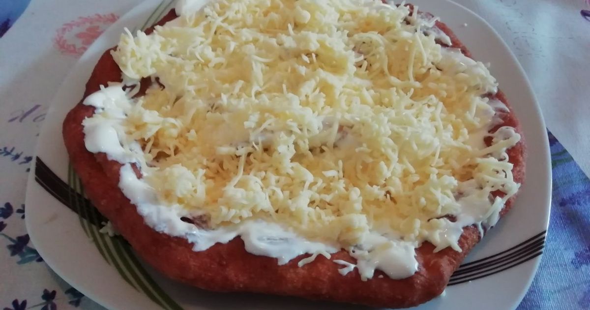 Sajtos Tejfölös Lángos | Vajdáné Baráth Barbara receptje - Cookpad receptek