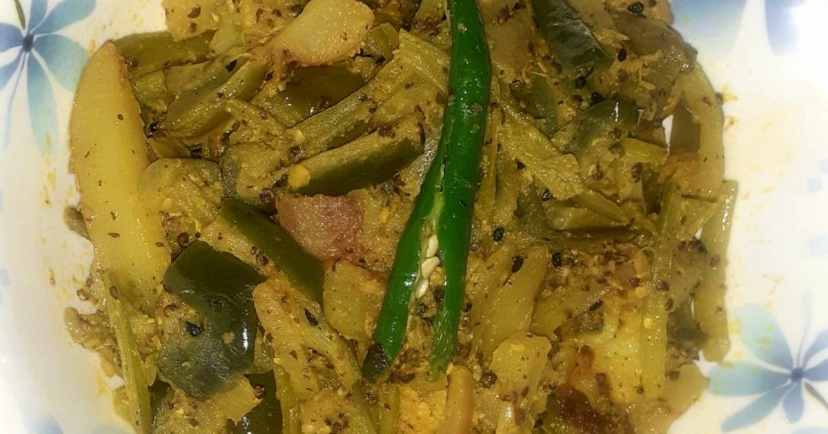 Moupiya Roy দ্বারা সব্জী চচ্চড়ি (sabji charchari recipe in Bengali ...